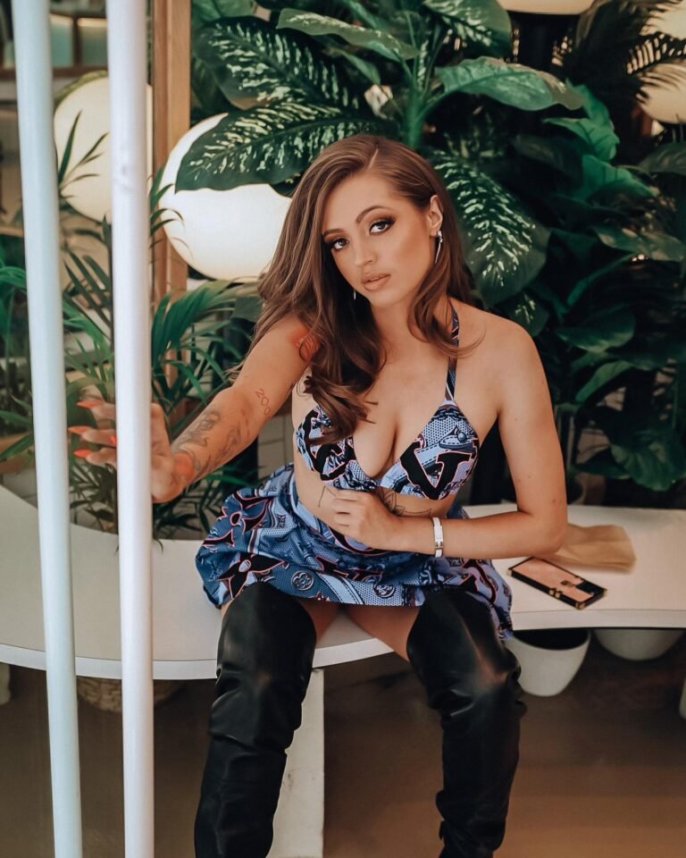 Woah Vicky Age, Height, Weight, Net Worth