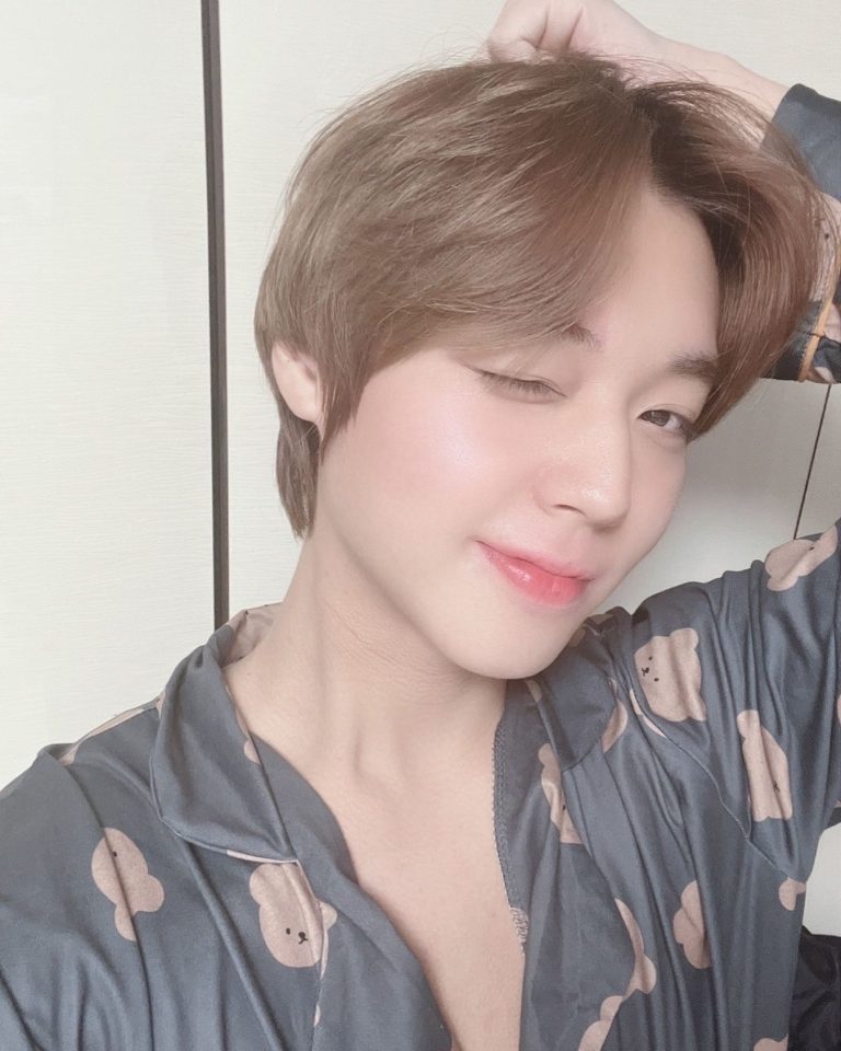 Park Ji Hoon Age Height Weight Body Stats Bollywoodfever