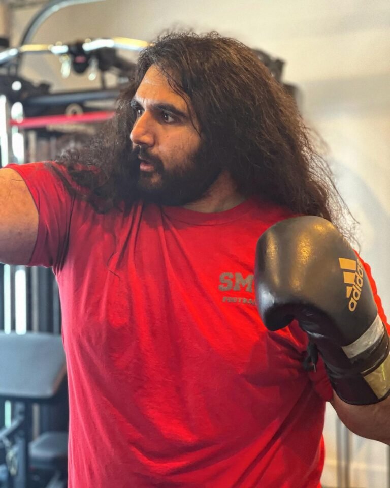 Know About Esfand Popular Twitch Streamer - Bollywoodfever