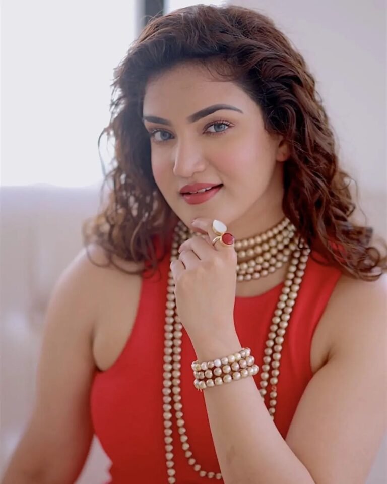Honey Rose Age, Height, Weight, Body Measurements